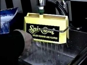 How It Works - Paint Roller Cleaner